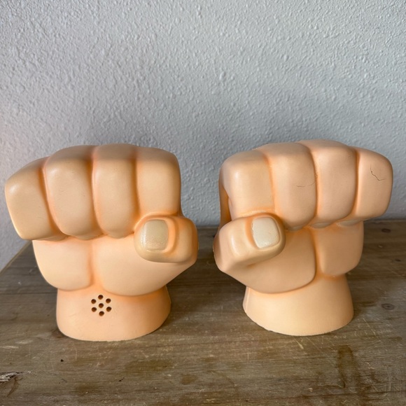 Accents | Disney Store Wreckit Ralph Talking Foam Fists Smash Hands 212 ...